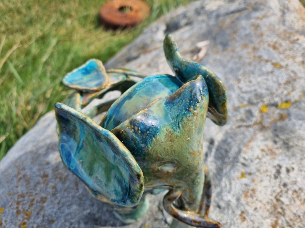 SOLGT Signatur Elefant, “Tall” (nr 22) – LerGalleriet / HT Keramik (før ...